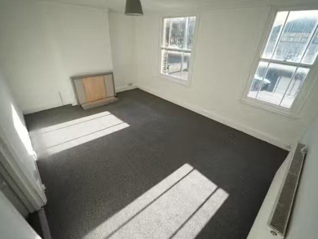 Just in! 1 BA 2 bedroom flat for rent in Leicester Road LOUGHB.