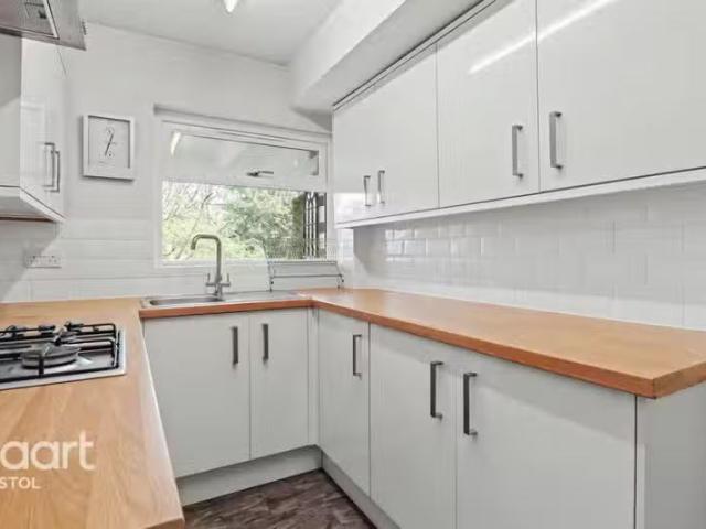 Deal! 1 BA 2 bedroom flat for rent in St Oswalds Road, BRISTOL.