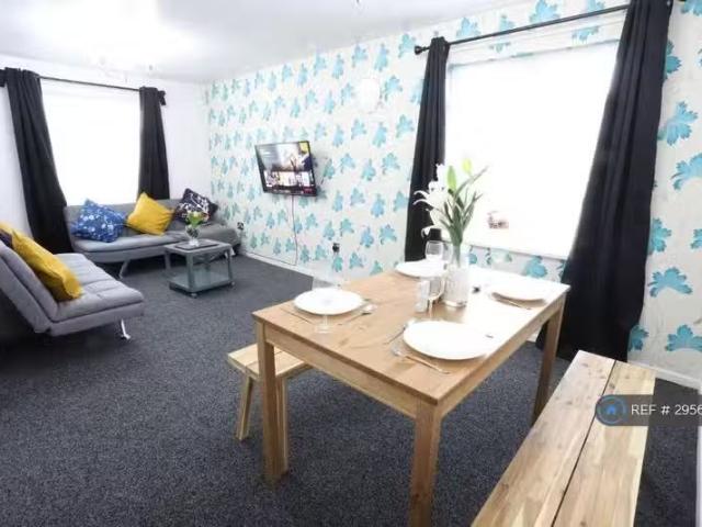 Cheap 1 BA 2 bedroom flat for rent in Stella Croft, Birmingham.
