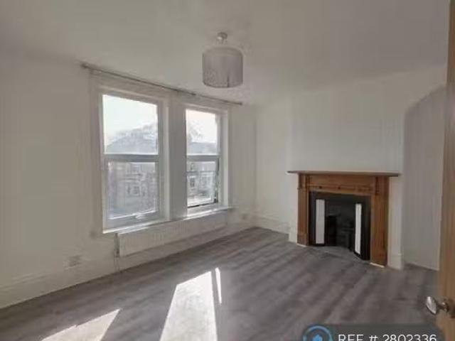 Cheap 1 BA 2 bedroom flat for rent in Salisbury Road, Dover, C.