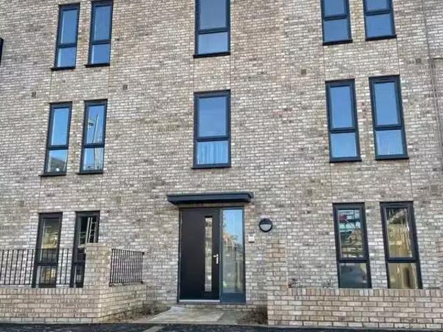 Cheap 1 BA 2 bedroom flat for rent in Sheepfold Lane, Cambourn.