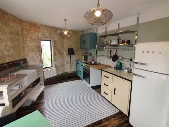 Charming 1 BA 2 bedroom flat for rent in Tachbrook Road, Leami.