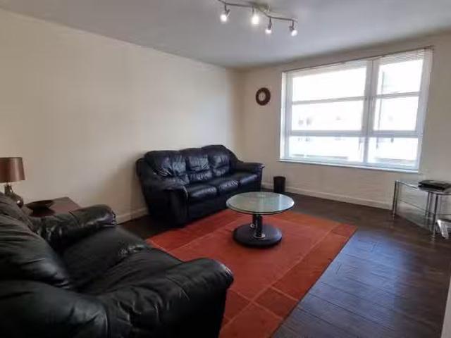 Cheap 1 BA 2 bedroom flat for rent in Virginia Street, Aberdee.