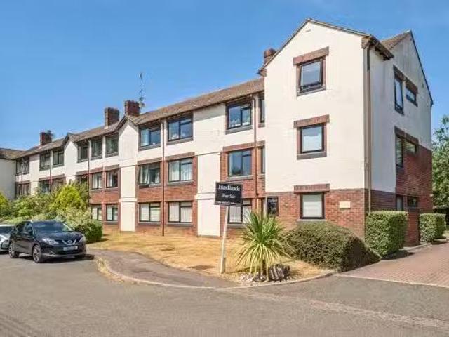 For Rent! 1 BA 2 bedroom flat for rent in Woodley Court, Highm.