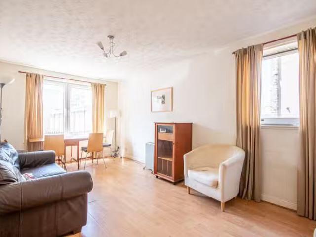 New 1 BA 2 bedroom flat for rent in 0424L Robertson Avenue, Ed.