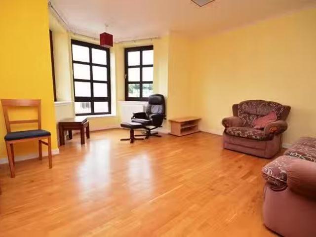 Deal! 1 BA 2 bedroom flat for rent in 1356L – Craigmillar Cast.