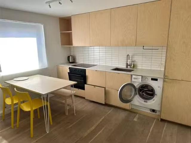 Cheap 1 BA 2 bedroom Flat to rent, King Street, Margate, CT9.