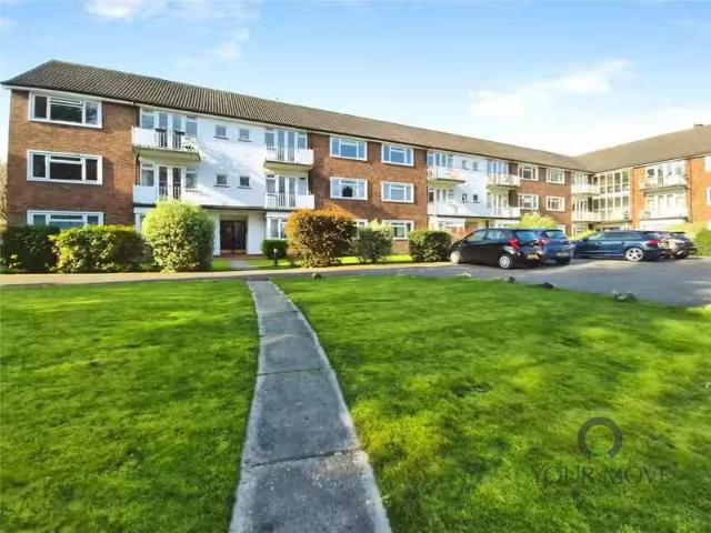 Deal! 1 BA 2 bedroom Flat to rent, Lovelace Gardens, Surbiton.