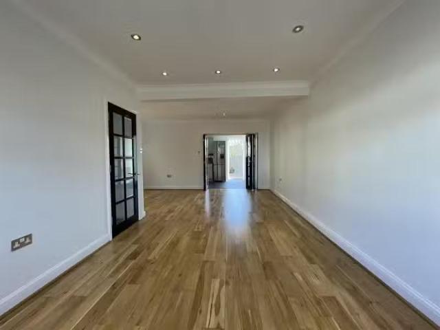 Rental! 1 BA 2 bedroom house for rent in Whitby Road, Ruislip.