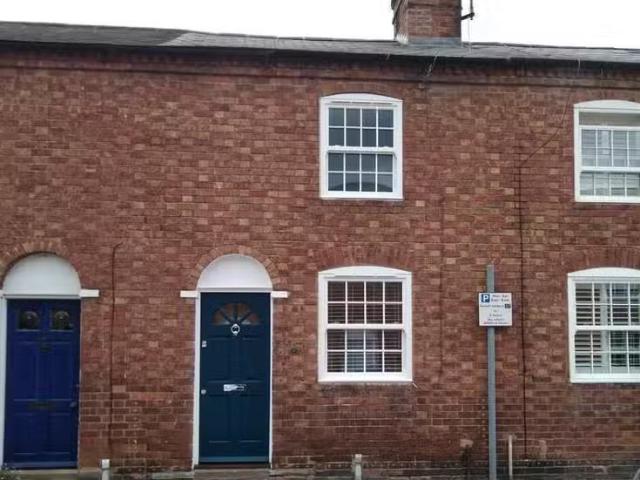 Unique 1 BA 2 bedroom house for rent in Bull Street, Stratford.