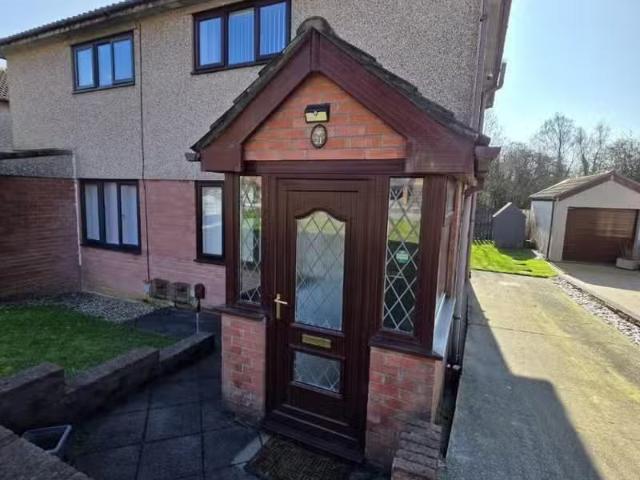 Just in! 1 BA 2 bedroom house for rent in Hazel Mead, Brynmeny.