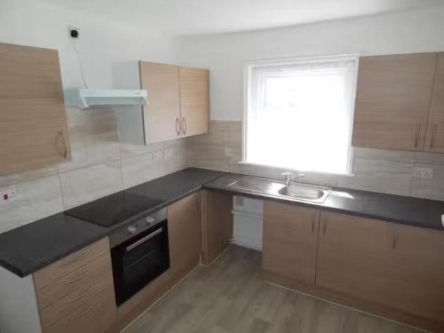 Charming 1 BA 2 bedroom maisonette for rent in C Templar Stree.