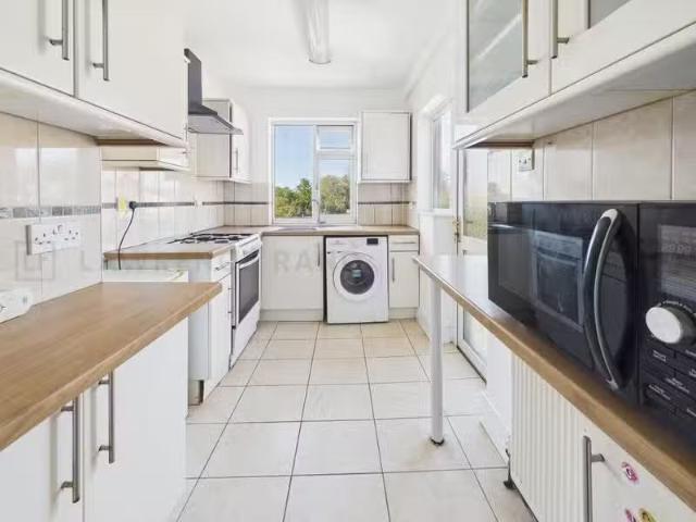 Nice 1 BA 2 bedroom maisonette for rent in Wingfield Way, Ruis.