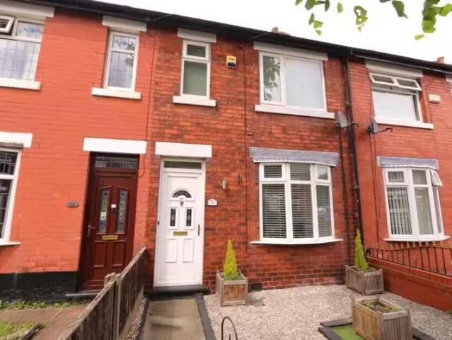 Nice 1 BA 2 bedroom Mid Terrace House to rent, Prince Edward A.