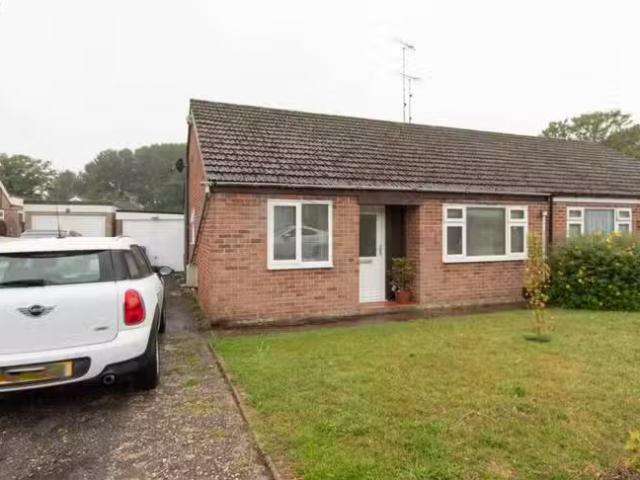 Cheap 1 BA 2 bedroom semi detached bungalow for rent in Barton.