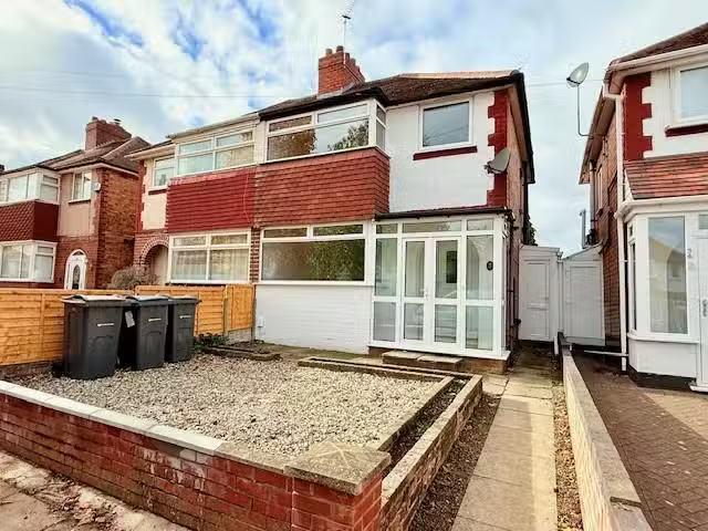 Just in! 1 BA 2 bedroom semi detached house for rent in Atlant.