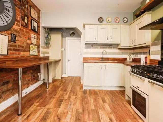 New 1 BA 2 bedroom semi detached house for rent in Johnson Roa.