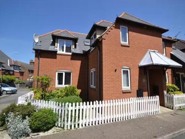Unique 1 BA 2 bedroom semi detached house for rent in Kings Ro.