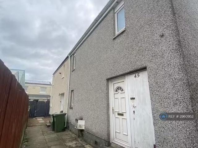 For Rent! 1 BA 2 bedroom semi detached house for rent in Laude.