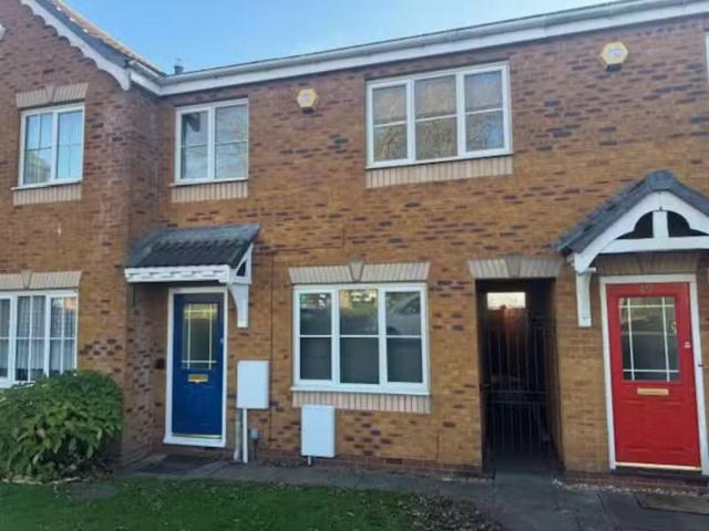 Cheap 1 BA 3 bedroom terraced house for rent in Gunter Road, P.