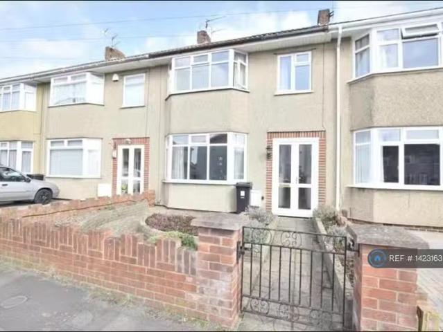 Cheap 1 BA 3 bedroom terraced house for rent in Hunters Road.