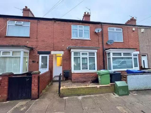 Cozy 1 BA 3 bedroom terraced house for rent in Lawson Avenue.