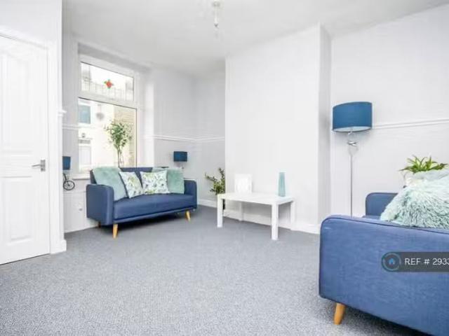 Cheap 1 BA 3 bedroom terraced house for rent in Newton Street.