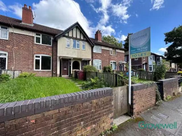 Cheap 1 BA 3 bedroom terraced house for rent in New Lane, Bolt.