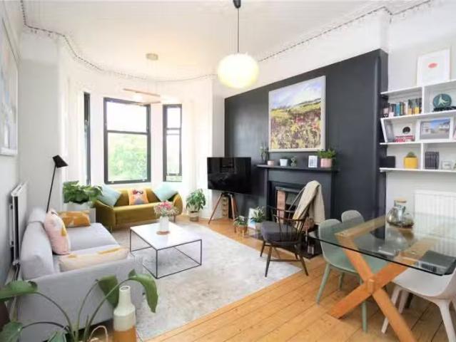 Deal! 1 BA 3 bedroom apartment for rent in East Claremont Stre.