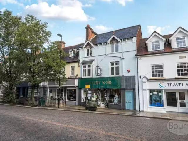 New 1 BA 3 bedroom apartment for rent in High Street, Petersfi.