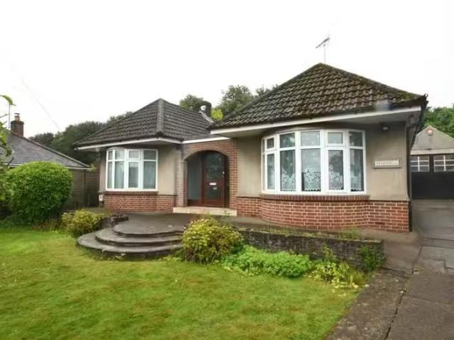 Cheap 1 BA 3 bedroom bungalow for rent in Downside Road, Backw.
