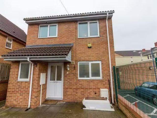 Unique 1 BA 3 bedroom detached house for rent in Mount Street.