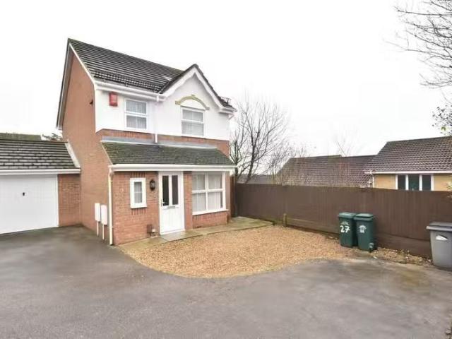 Nice 1 BA 3 bedroom detached house for rent in Sheppard Way, P.