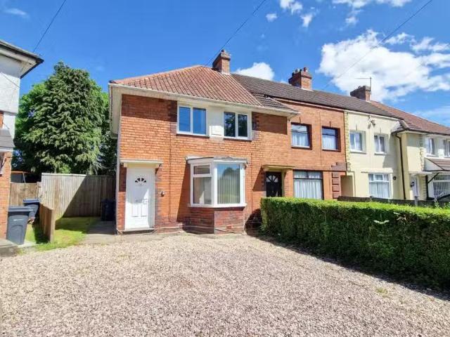 Deal! 1 BA 3 bedroom end of terrace house for rent in St. Heli.