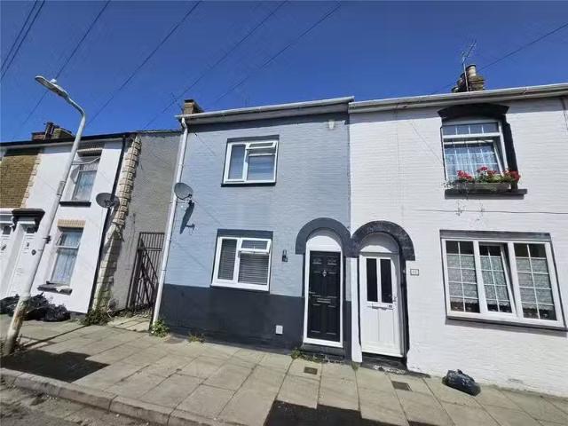 Unique 1 BA 3 bedroom End Terrace House to rent, Ranelagh Road.