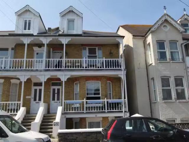 Unique 1 BA 3 bedroom flat for rent in Sandown Road, Deal, CT14