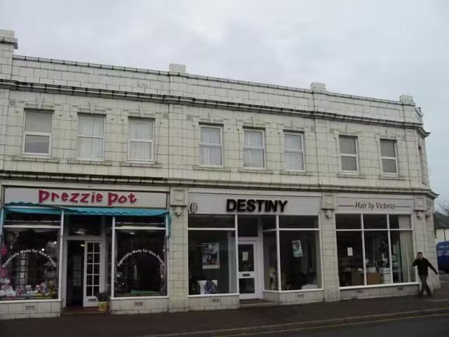 Just in! 1 BA 3 bedroom flat for rent in 3 bedroom First Floor.