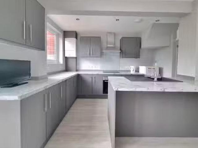 Just in! 1 BA 3+ bedroom house to rent in Rutland Way, Orpingt.