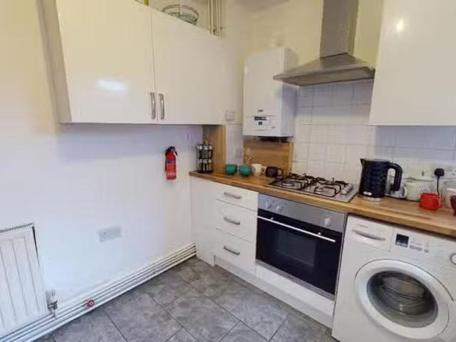 Cheap 1 BA 3 bedroom house for rent in Tabley Road, Smithdown.