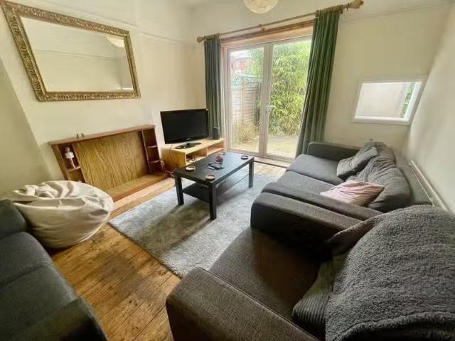 New 1 BA 3 bedroom house for rent in Three Double Bedroom Stud.