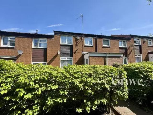 Cheap 1 BA 3 bedroom house for rent in Wast Hill Grove, Kings.