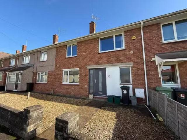 Rental! 1 BA 3 bedroom house for rent in Beaufort Road, Downen.