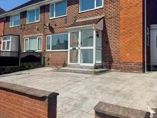 Unique 1 BA 3 bedroom house for rent in Lea Village, B33