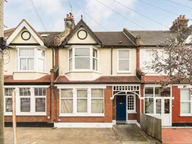 Deal! 1 BA 3 bedroom house for rent in Leander Road, Thornton.