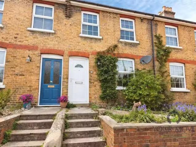 Cheap 1 BA 3 bedroom Mid Terrace House to rent, New Place, Eas.