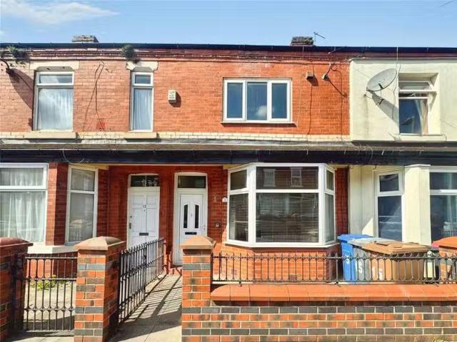 Cozy 1 BA 3 bedroom Mid Terrace House to rent, Barff Road, Sal.