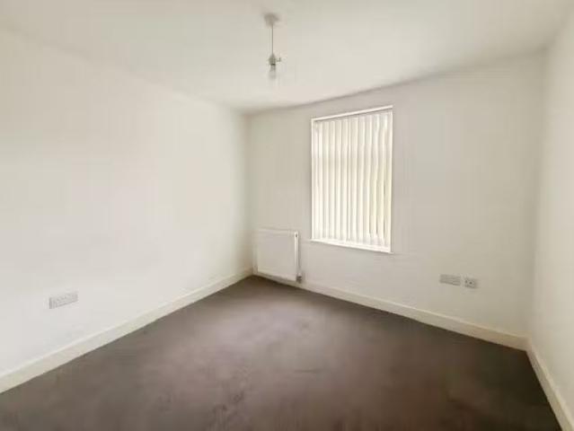 For Rent! 1 BA 3 bedroom Mid Terrace House to rent, Ellsworth.