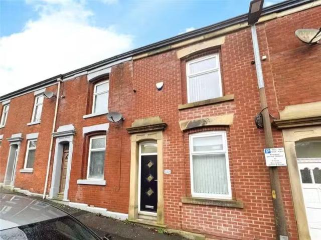 New 1 BA 3 bedroom Mid Terrace House to rent, Hope Street, Bla.