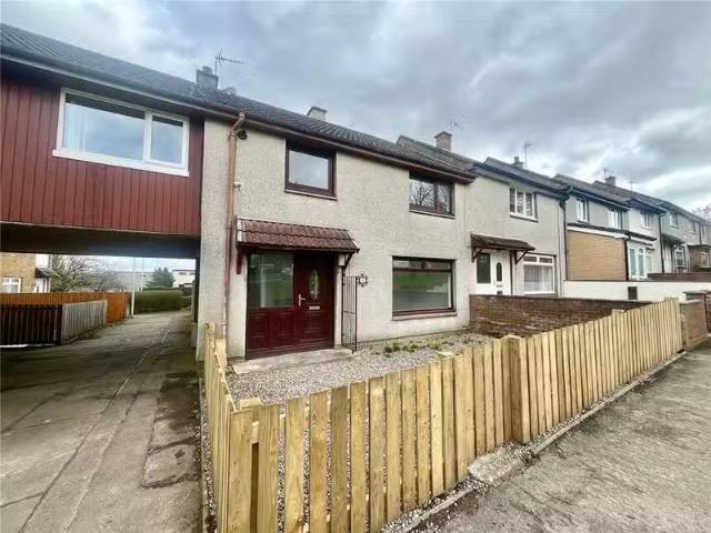 Charming 1 BA 3 bedroom Mid Terrace House to rent, Lorne Court.