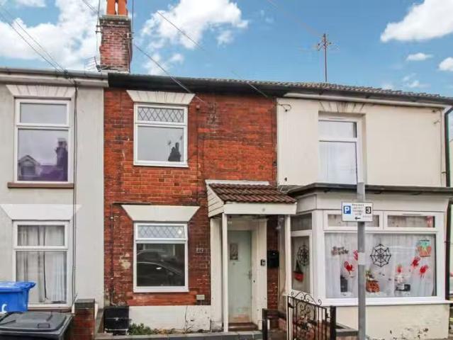 Cozy 1 BA 3 bedroom Mid Terrace House to rent, Lowestoft, Suff.